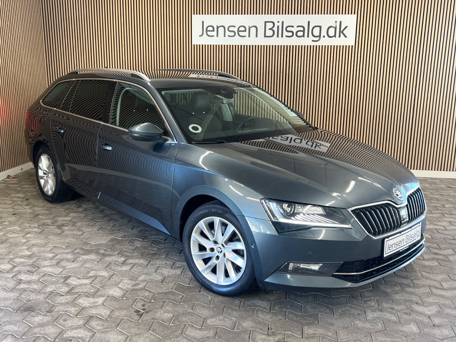 Skoda Superb TSi 150 Business Executive Combi DSG