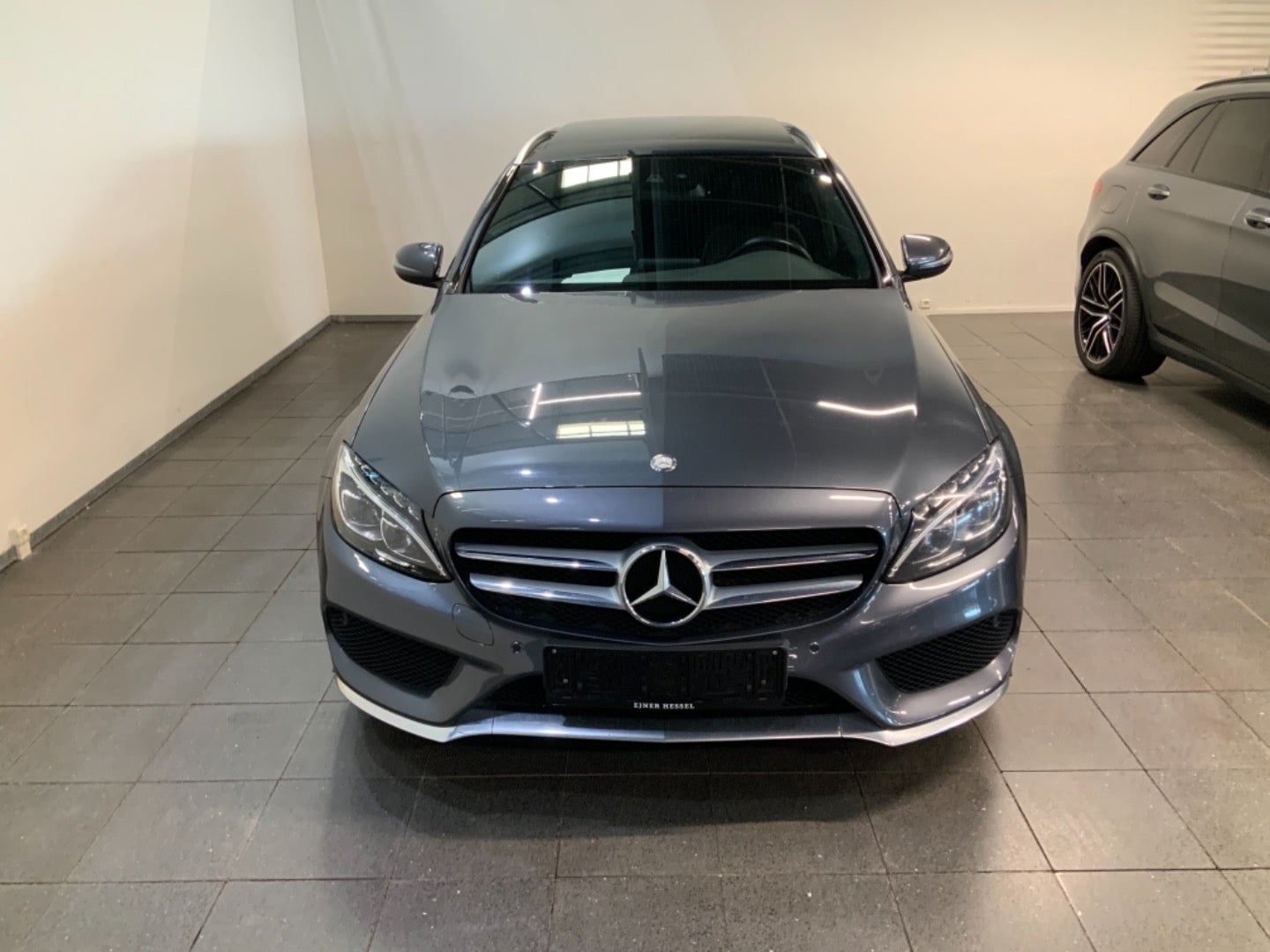 319.900 kr | C400 AMG Line stc. aut. 4Matic - Grå | Mercedes-Benz ...