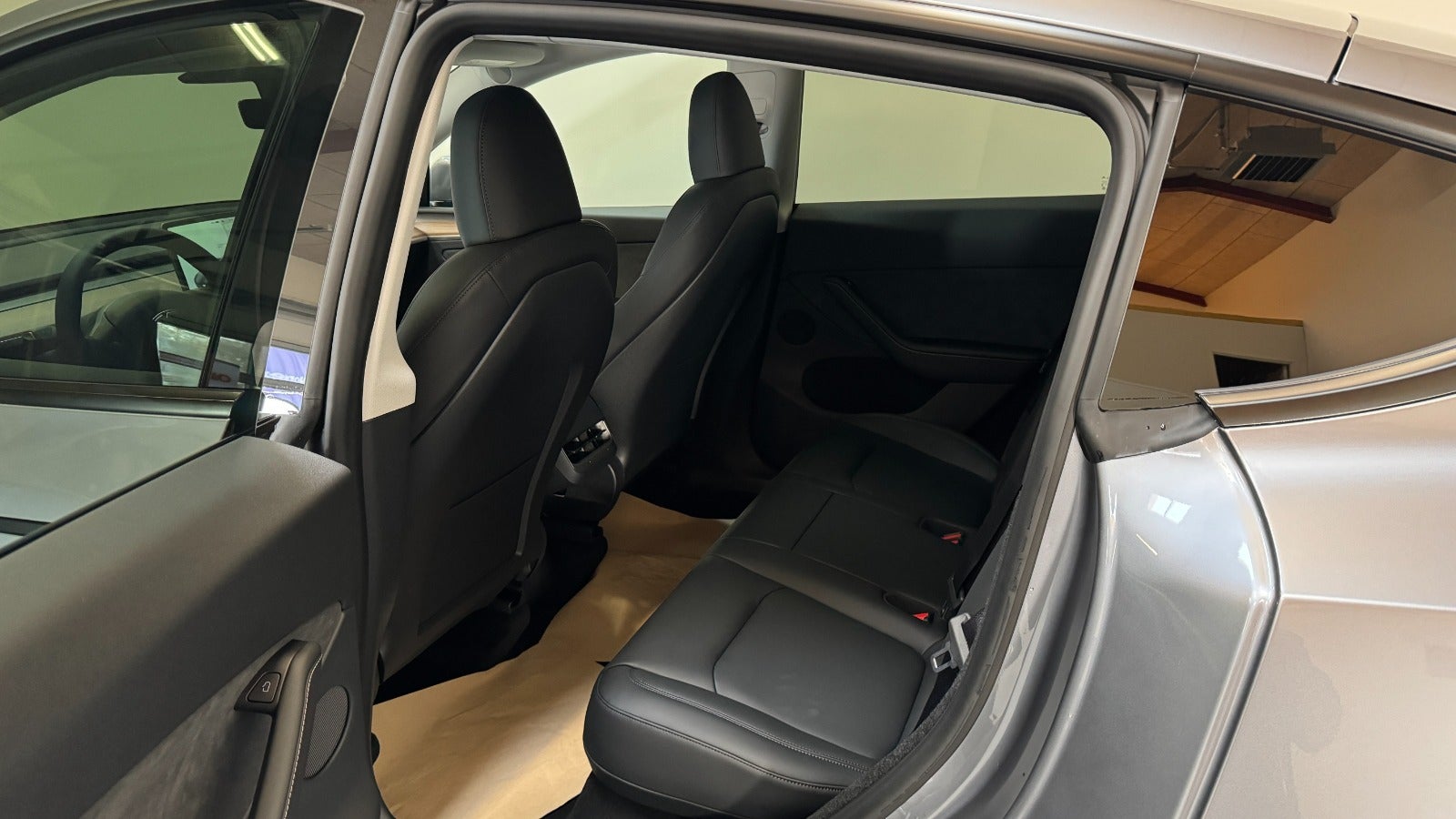 Tesla Model Y Long Range RWD