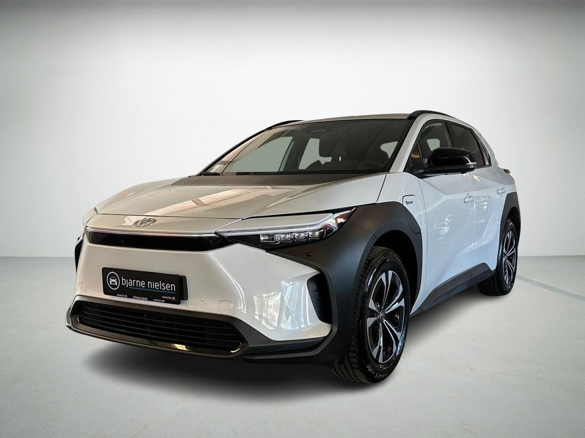 Brugt Toyota bZ4X Active - 2024 - udstillet i Bjarne Nielsen A/S