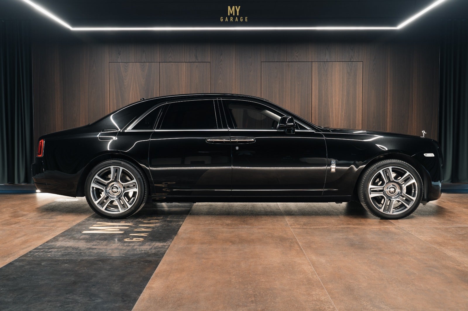 Rolls-Royce Cullinan aut. | År: 2021 | Til salg | MY GARAGE