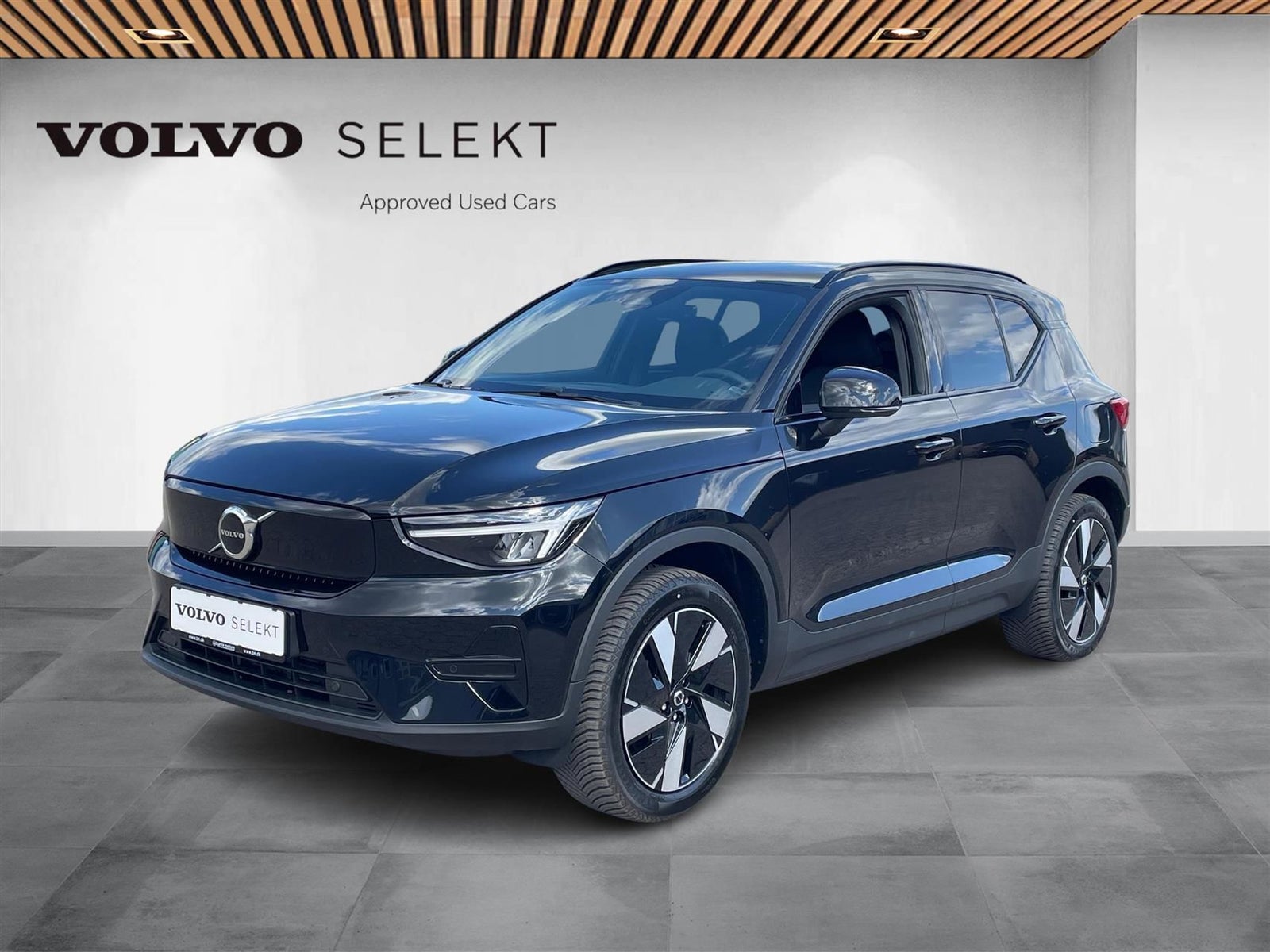 Brugt Volvo XC40 ReCharge Twin Plus - 2024 - udstillet i Bjarne Nielsen A/S