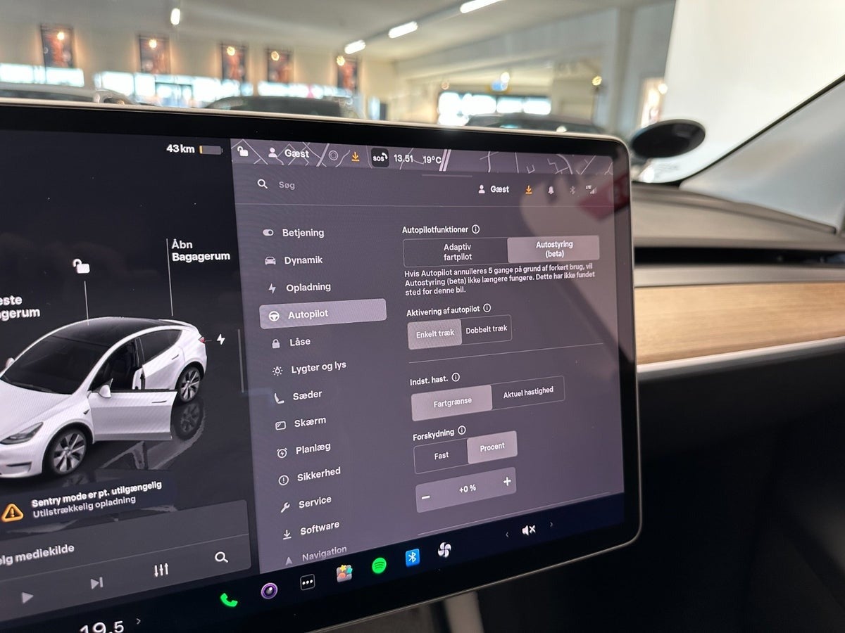 Tesla Model Y Long Range AWD
