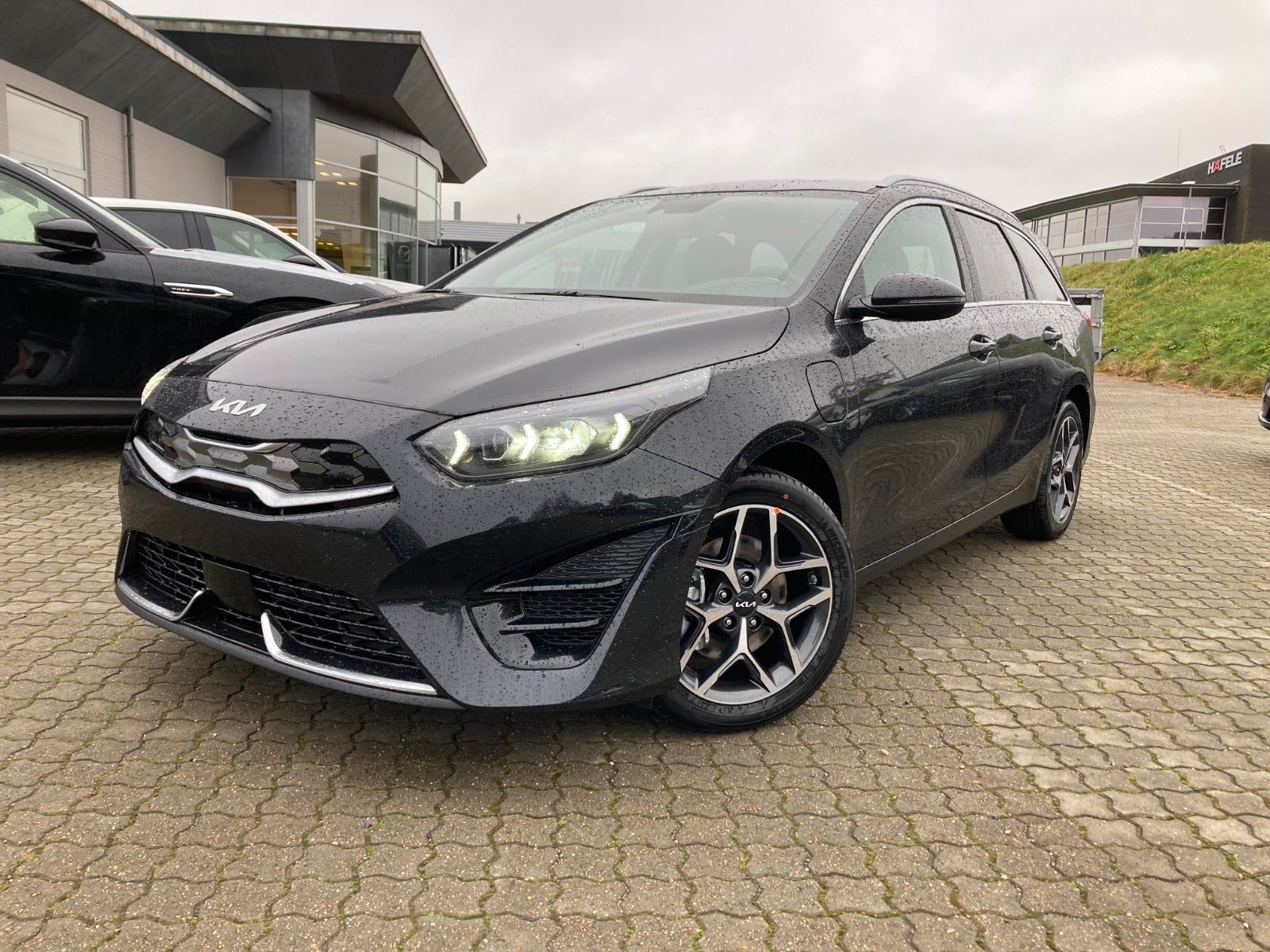 Brugt Kia Ceed PHEV Upgrade SW DCT - 2024 - udstillet i Bjarne Nielsen A/S